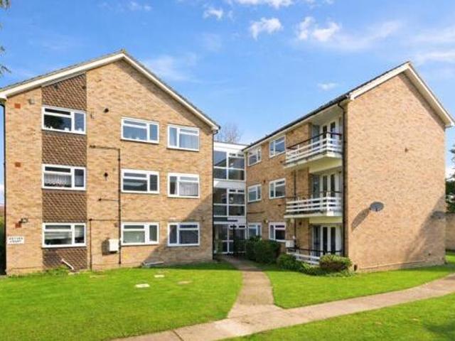 Avenue Road, St. Albans, 2 Bedroom Apartment