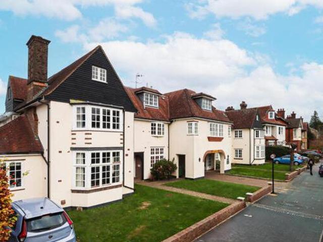 Avenue Road, St. Albans, 2 Bedroom Flat