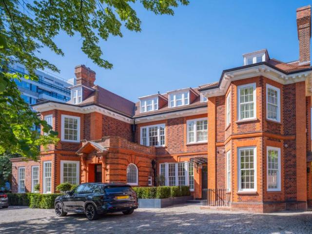 Avenue Road, St Johns Wood, NW8 3 bed apartment to rent £13,000 pcm £3,000 pw