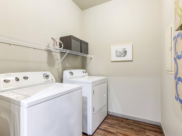 Avenues at Craig Ranch Apartments 3 Bedroom Apartment for Rent at 8700 Stacy Rd, Mckinney, TX 75070
