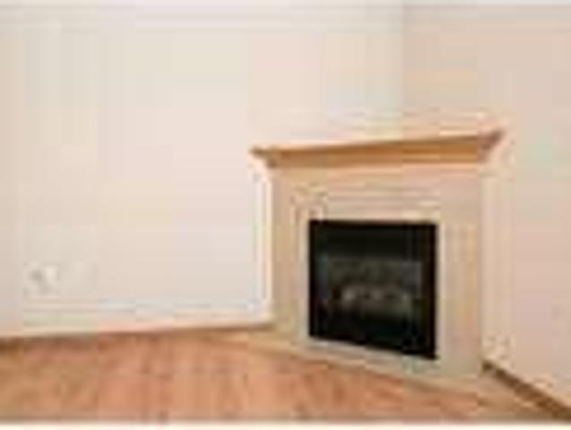 Average Rent $1,095 a month That´s a STEAL!