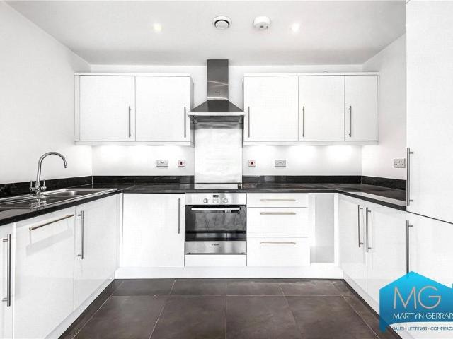 Averil Court, East End Road. 1 bed apartment to rent £1,850 pcm £427 pw