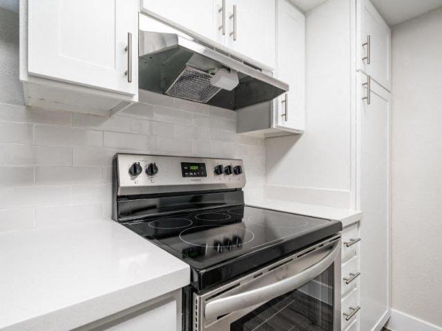 Avia McCormick Ranch 1 Bedroom Apartment for Rent at 8375 E Via De Ventura, Scottsdale, AZ 85258 McCormick Ranch
