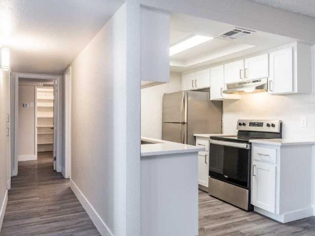 Avia McCormick Ranch 2 Bedroom Apartment for Rent at 8375 E Via De Ventura, Scottsdale, AZ 85258 McCormick Ranch