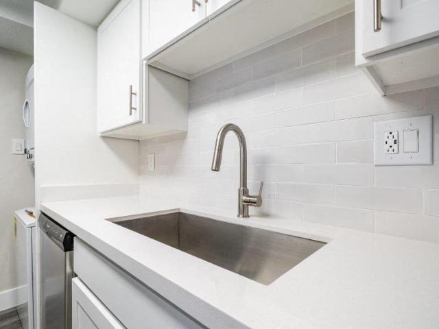Avia McCormick Ranch 2 Bedroom Apartment for Rent at 8375 E Via De Ventura, Scottsdale, AZ 85258 McCormick Ranch