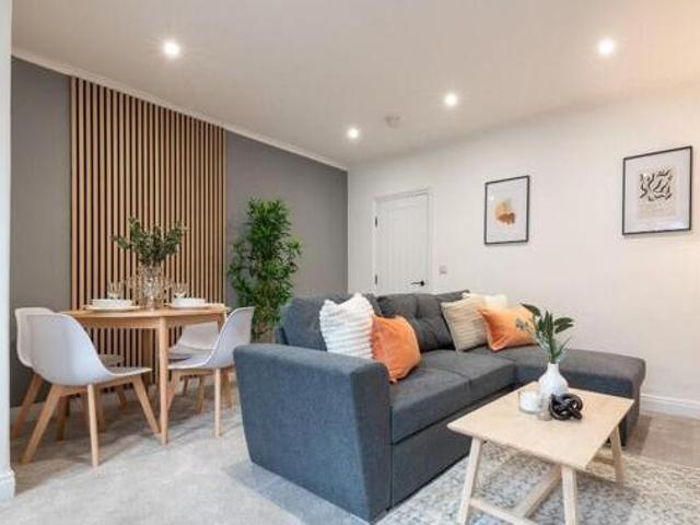 Aviary Place, Leeds, 2 Bedroom Flat