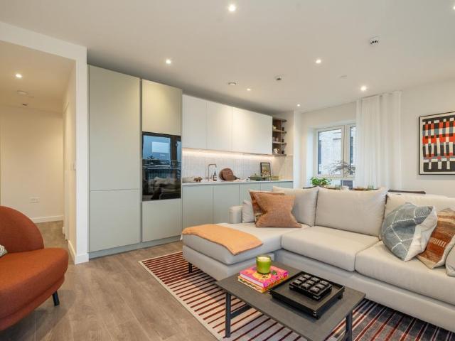 Aviator Drive London NW2 3 bed flat to rent £4,100 pcm £946 pw