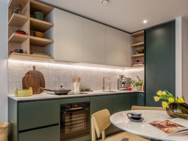 Aviator Drive London NW2 Studio to rent £2,220 pcm £512 pw