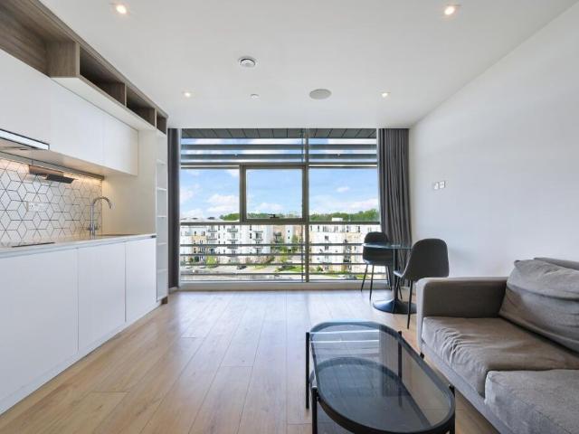 Aviator House, Station Road, Addlestone Studio to rent £1,050 pcm £242 pw