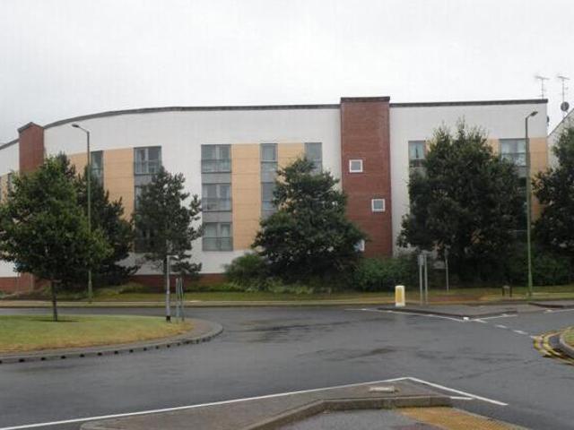 Aviation Avenue, Hatfield, 3 Bedroom Apartment