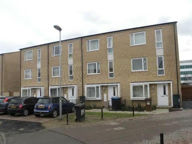 Aviation Avenue, Hatfield, 5 Bedroom House