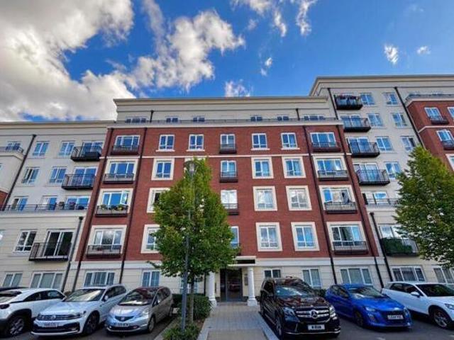 Aviation Drive, London, 1 Bedroom Apartment