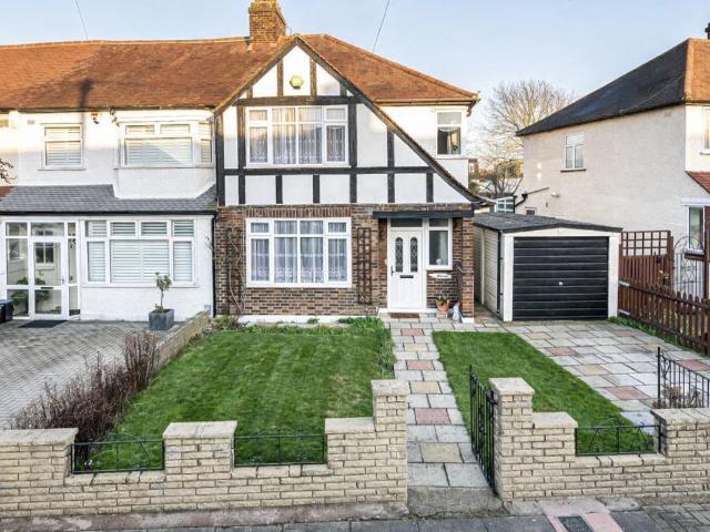 Aviemore Way, Beckenham BR3, 3 bed semi detached house to rent, £2,700 pcm | PrimeLocation