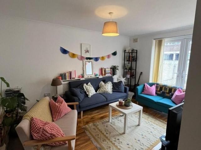 Avis Square, Stepney, London E1, 4 bed property to rent, £4,100 pcm | PrimeLocation