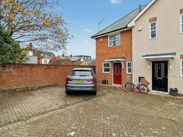 Axminster Court, Farnborough, Hampshire GU14, 2 bed end terrace house to rent, £1,550 pcm | PrimeLocation