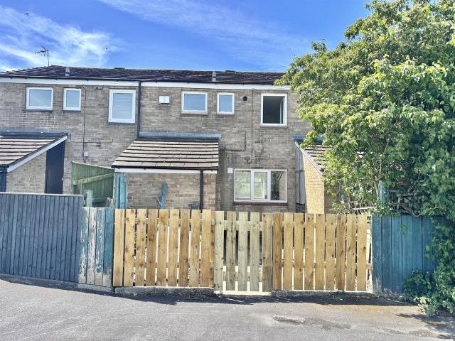 Axminster Close, Hull HU7, 3 bed terraced house to rent, £795 pcm | PrimeLocation