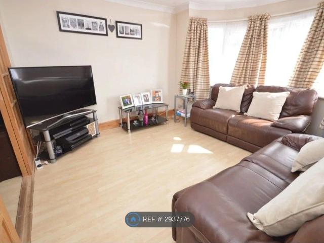 Axminster Crescent, Welling DA16, 3 bed semi detached house to rent, £2,200 pcm | PrimeLocation