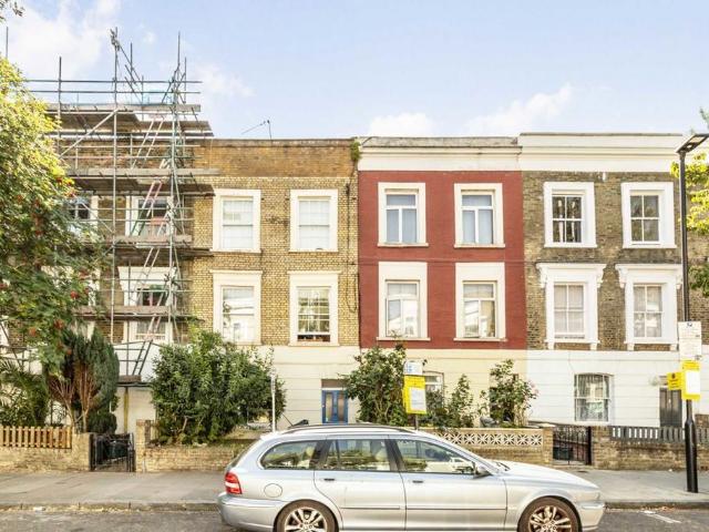 Axminster Road, London N7 4 bed terraced house to rent £4,750 pcm £1,096 pw