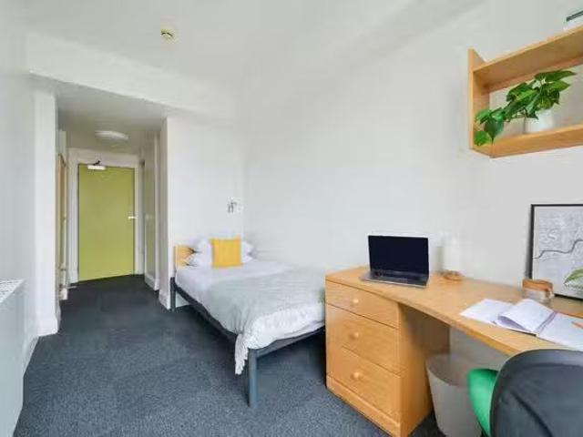 AXO Waterloo Gold Ensuite Mid Fl
