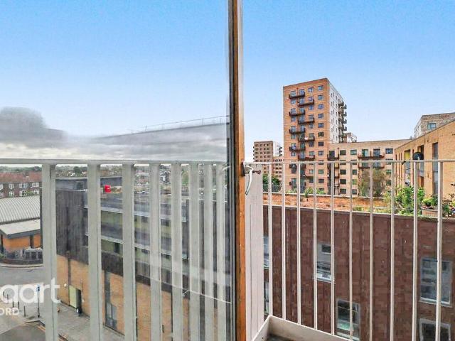 Axe Street, Barking 1 bed apartment to rent £1,450 pcm £335 pw