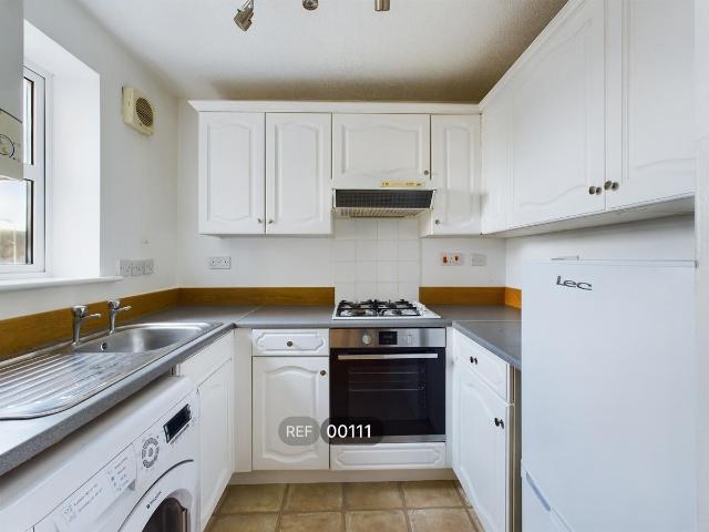 Axholme Court, Victoria Dock HU9, 2 bed flat to rent, £795 pcm | PrimeLocation