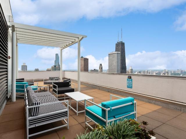 Axis Apartments and Lofts 2 Bedroom Apartment for Rent at 441 E Erie St, Chicago, IL 60611 Near North Side