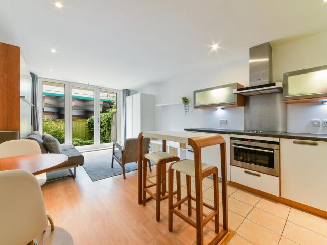 Axis Court, Tempus Wharf, 2 East. Detached house to rent £1,733 pcm £400 pw