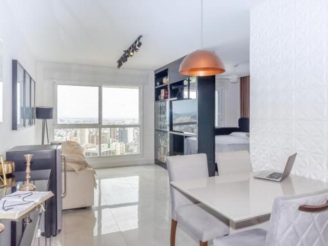 Axis Home Apartamento de 1 dormitório no Petrópolis