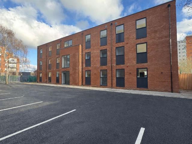 Axstone House, Slough SL2, 3 bed flat to rent, £2,045 pcm | PrimeLocation