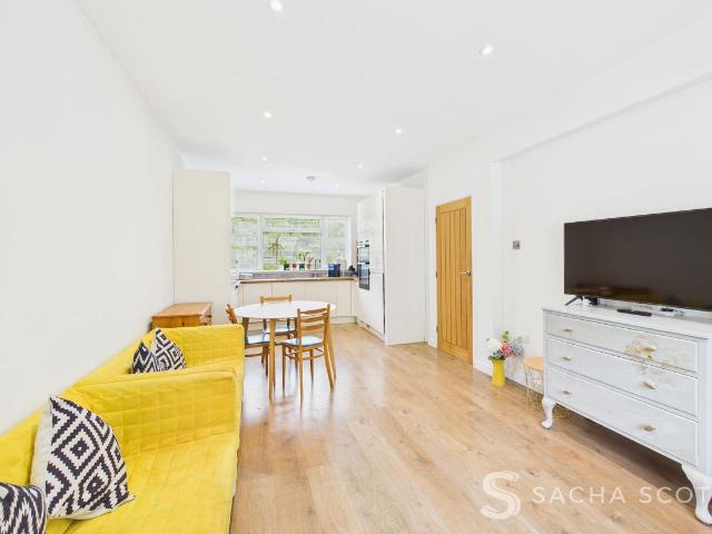 Axwood, Epsom KT18, 3 bed maisonette to rent, £1,950 pcm | PrimeLocation