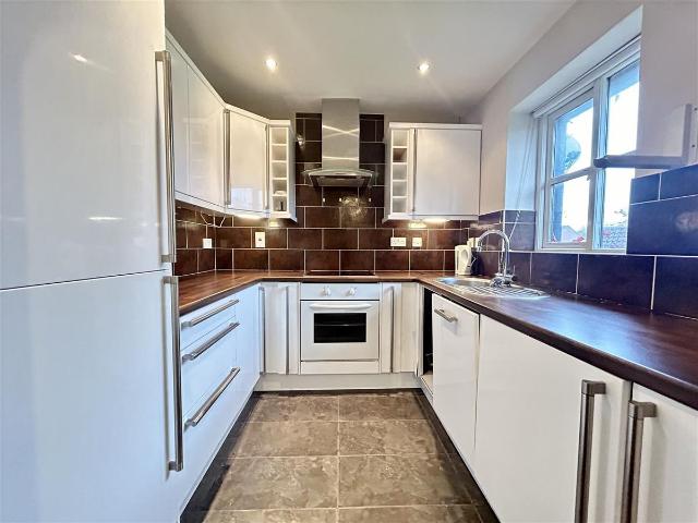 Aynsley Gardens, Harlow CM17, 1 bed flat to rent, £1,100 pcm | PrimeLocation