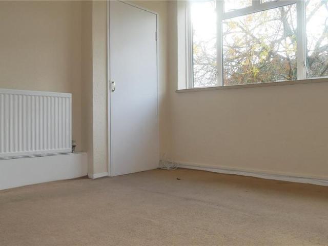 Ayles Court, Hayes UB4 2 bed apartment to rent £1,600 pcm £369 pw