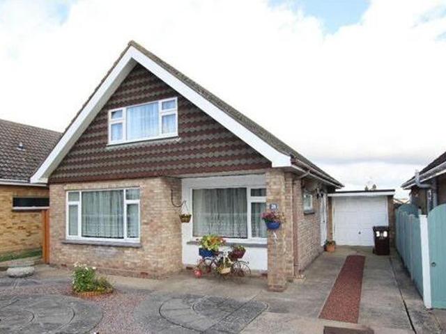 Aylesbury Drive, Holland On Sea, 3 Bedroom Detached