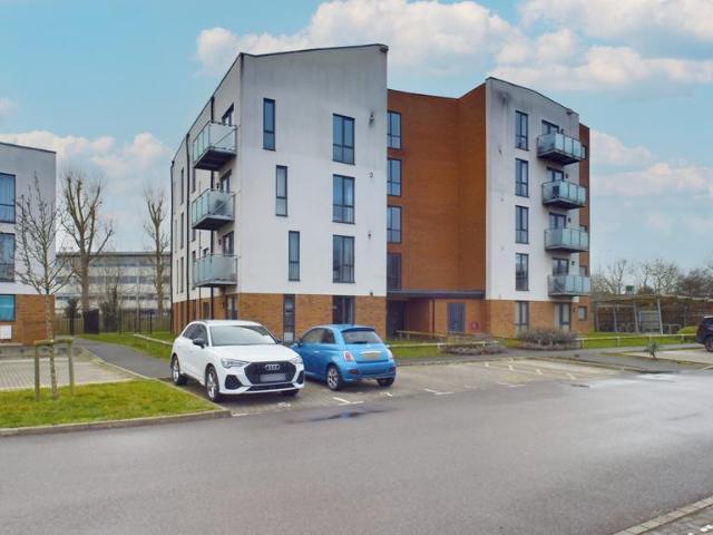 Aylesbury HP21 2 bed apartment to rent £1,380 pcm £318 pw
