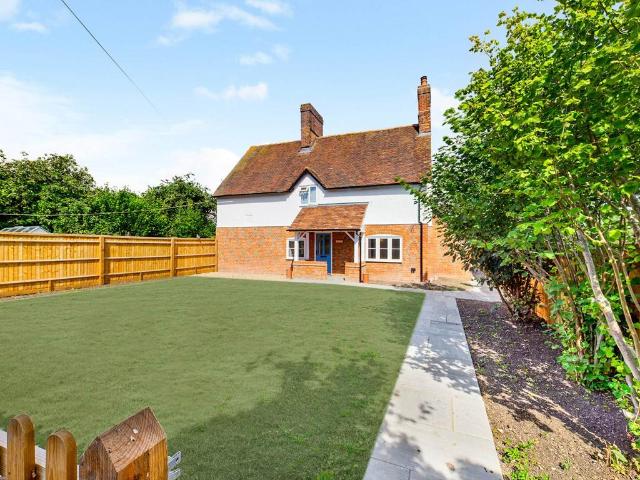 Aylesbury Road, Aylesbury HP22 2 bed semi detached house to rent £1,850 pcm £427 pw