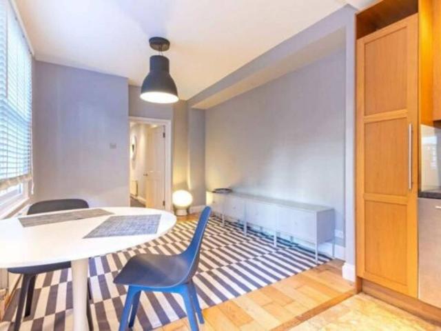 Aylesbury Road, Elephant And Castle, London SE17, 2 bed terraced house to rent, £2,300 pcm | PrimeLocation