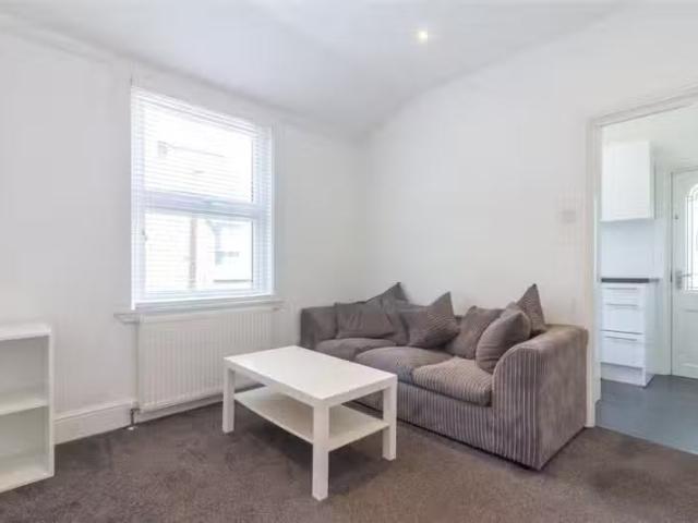 Aylesbury Road, London, SE17 2EQ