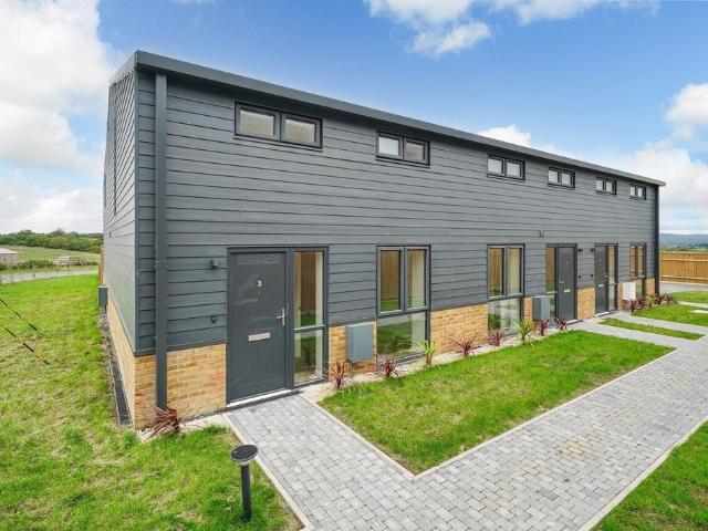 Aylesbury Road, Rowsham, AYLESBURY 4 bed house to rent £2,400 pcm £554 pw
