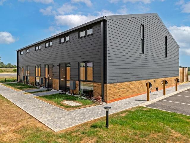 Aylesbury Road Rowsham HP22 4 bed house to rent £2,300 pcm £531 pw