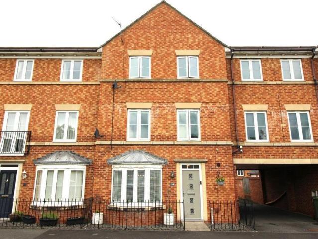 Aylesford Mews 4 bed house to rent £1,295 pcm £299 pw