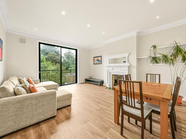 Aylestone Avenue, London, NW6 4 bed apartment to rent £3,683 pcm £850 pw