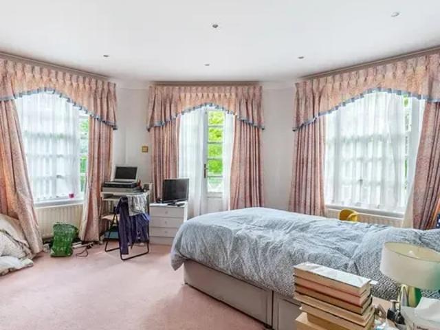 Aylmer Close, London, HA7 3EQ, United Kingdom | 2 bed apartment for rent #130324601 | Rentberry