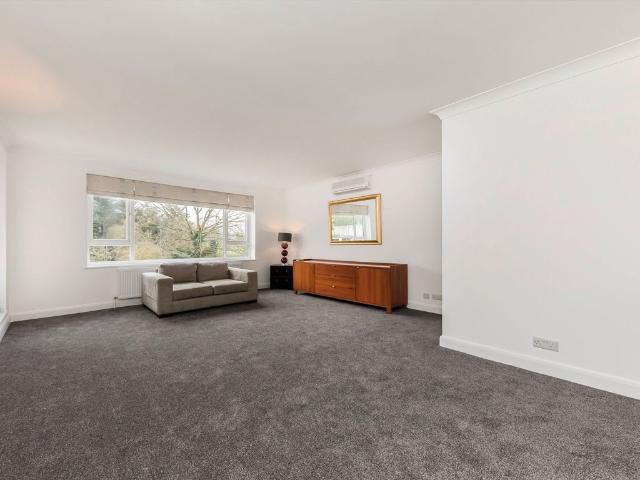Aylmer Road, East Finchley N2, 3 bed flat to rent, £2,600 pcm | PrimeLocation