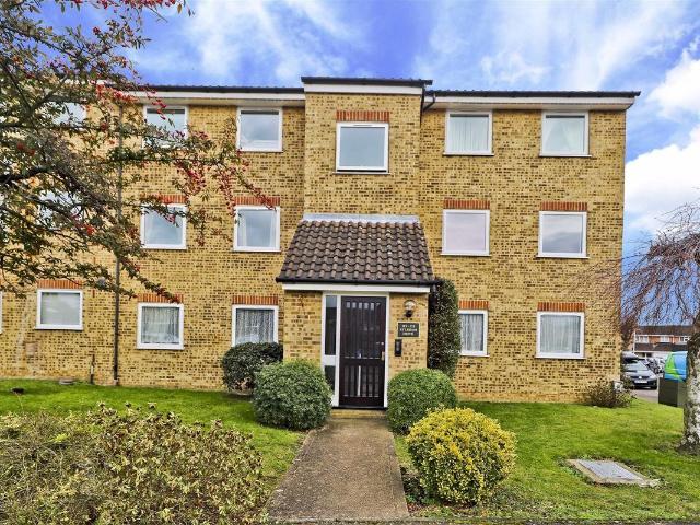 Aylsham Drive, Ickenham UB10, 2 bed flat to rent, £1,550 pcm | PrimeLocation