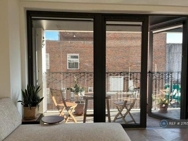 Ayres House, London, 2 Bedroom Flat