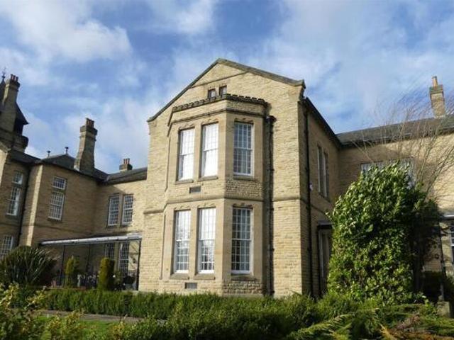 Aysgarth Court, Clifford Drive, 3 Bedroom Town