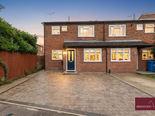 Aysgarth Park, Maidenhead SL6, 3 bed end terrace house to rent, £5,500 pcm | PrimeLocation