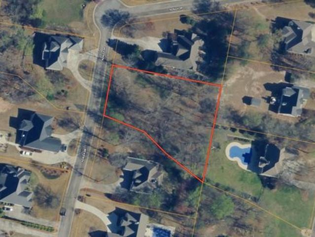 Azalea Dr, Hartwell, GA 30643