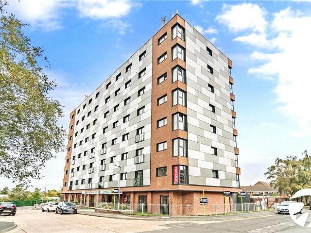 Azalea Drive, Swanley, Kent, BR8 2 bed flat to rent £1,600 pcm £369 pw