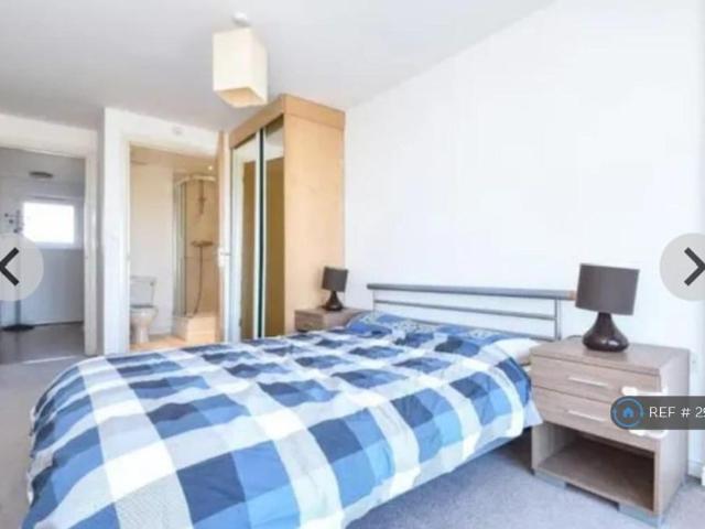 Azalea House, Feltham, TW13 1 bed in a flat share to rent £1,000 pcm £231 pw